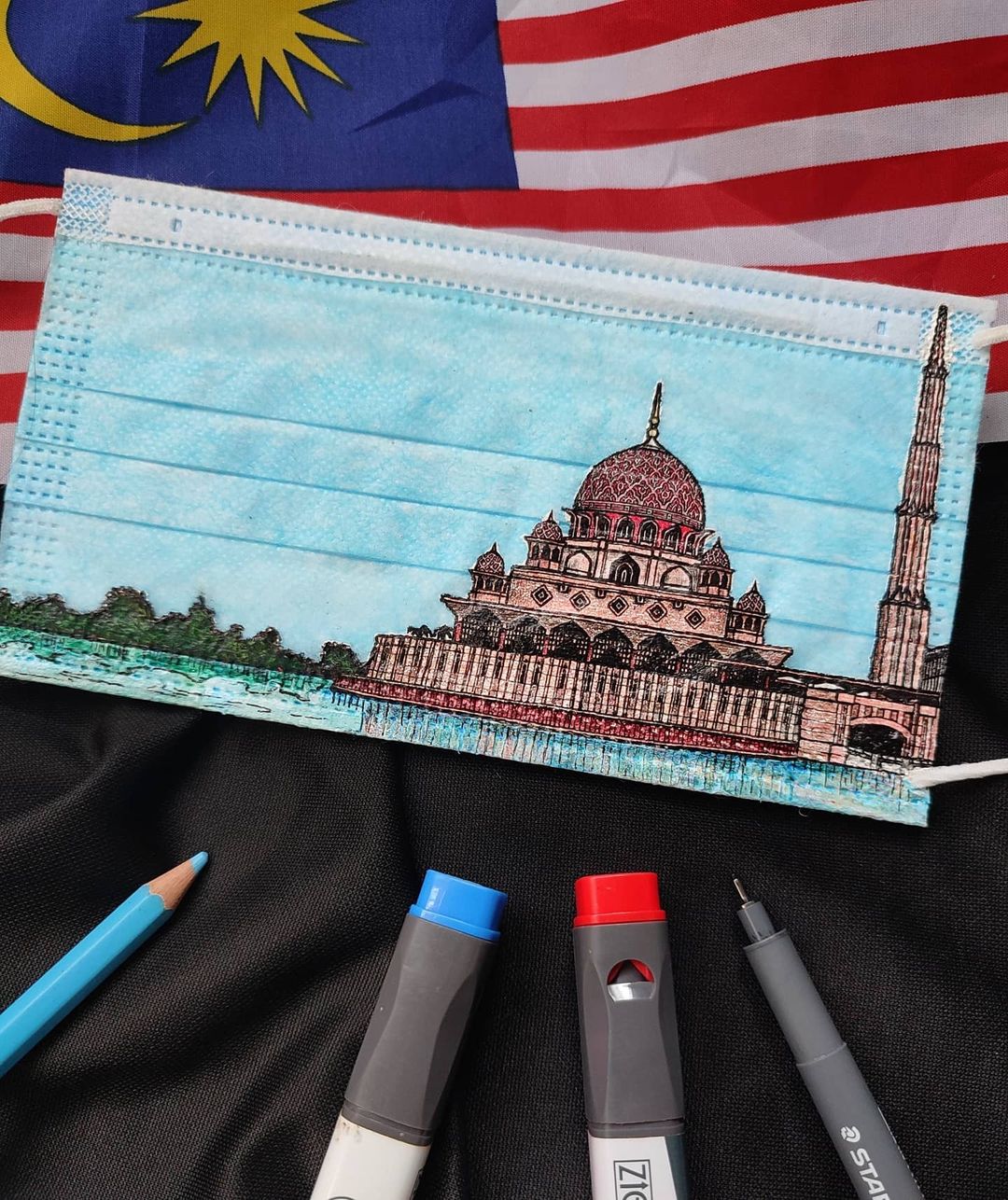 20-year-old Malaysian paints realistic artwork on face masks by hand ...