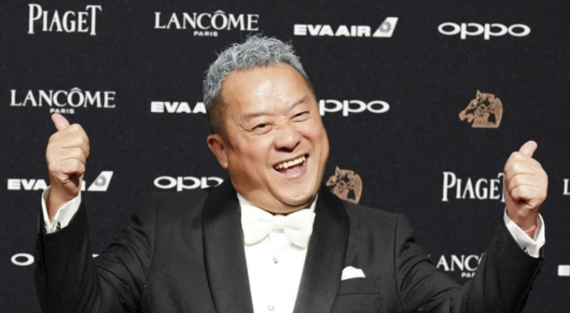 "A polite gesture," Veteran HK actor gives 26yo M'sian model a kiss ...
